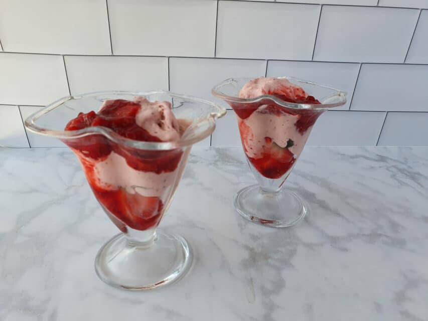Strawberry Sundae - Keep Calm And Eat Ice Cream